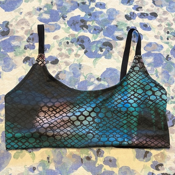 Onzie | Intimates & Sleepwear | Onzie Cage Back Sports Bra With ...